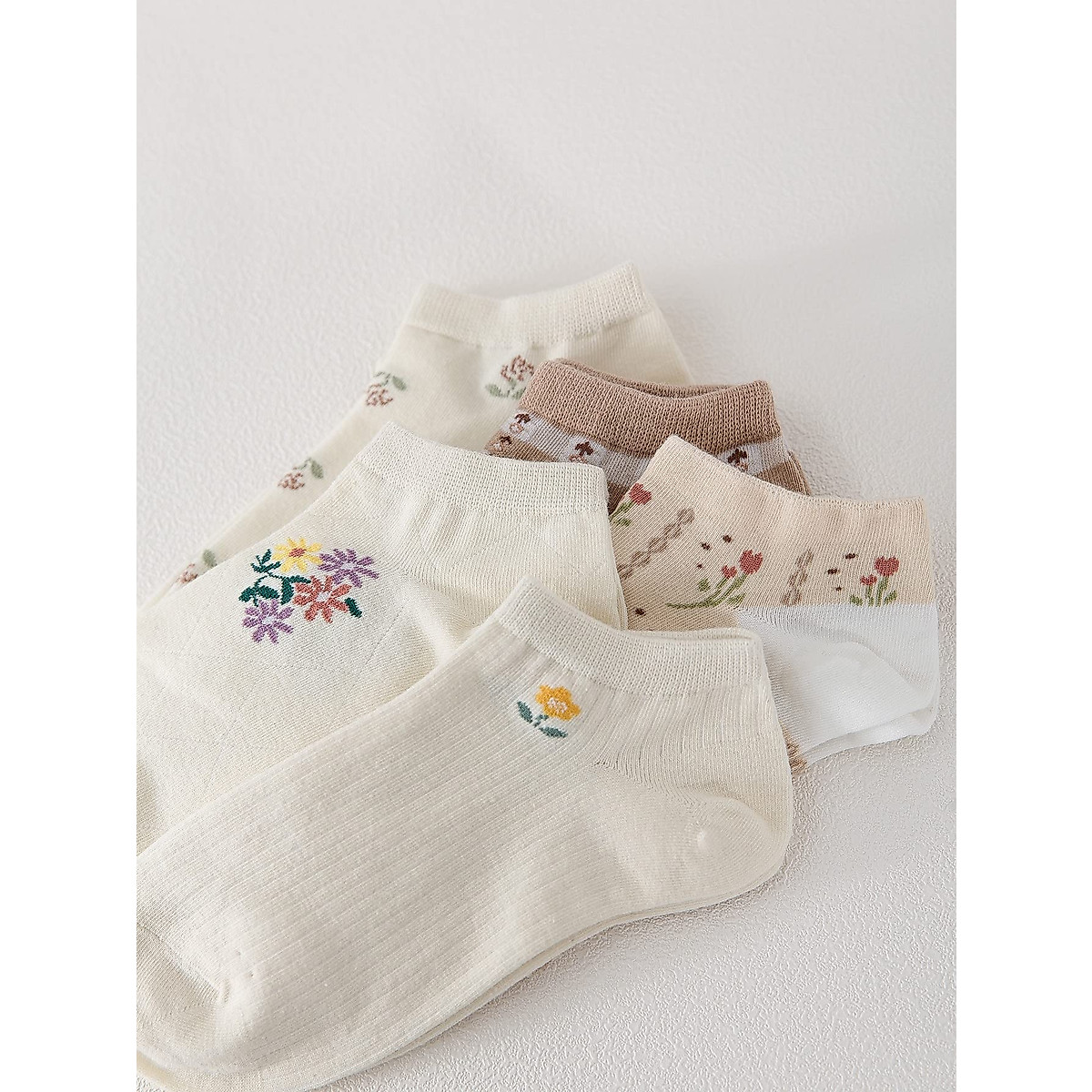 WDIRARA Women's 5 Pairs Floral Print Striped Cute Socks Casual Ankle Crew Socks Multicolor one-size