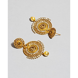 Bindhani Round Golden Mix White Stone Round Earrings & Indian Maang Tikka For Women