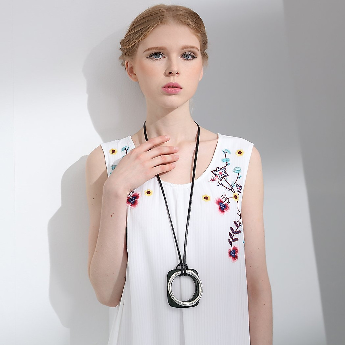 COOSTUFF ANNA Hotsale Handmade Women Long Necklaces Jewelry Black Sandalwood Vintage Statement Necklace for Women (Black)