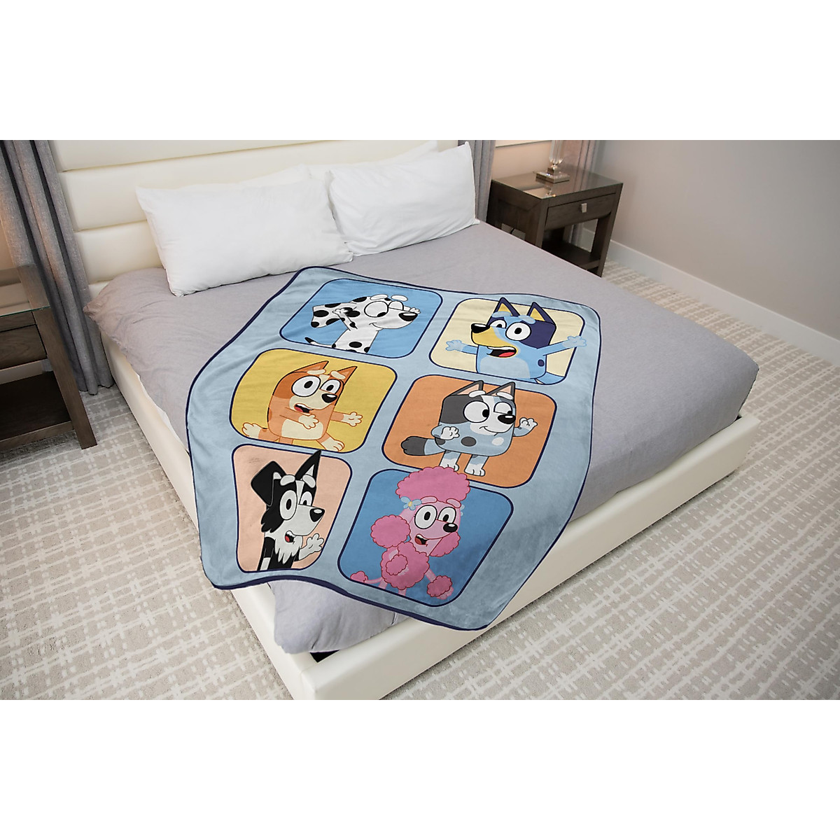 Bluey & Friends Plush Throw Blanket - Measures 46 x 60 Inches - Super Soft & Cozy Fleece Kids Bedding