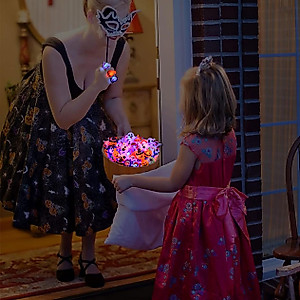 WUYEE 80PCS Halloween Party Favors for Kids, Glow in The Dark Halloween Toys Light Up Rings, Halloween Goodie Bag Fillers for Non Candy Halloween Treats Party Supplies Trick or Treat