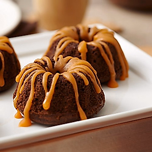 Wilton Easy-Flex Silicone Baking, Mini Cake