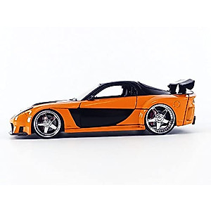 Jada Toys Fast & Furious 1:24 1995 Mazda RX-7 Widebody Die-cast Car w/Han's 2.75" Die-cast Figure, Toys for Kids and Adults