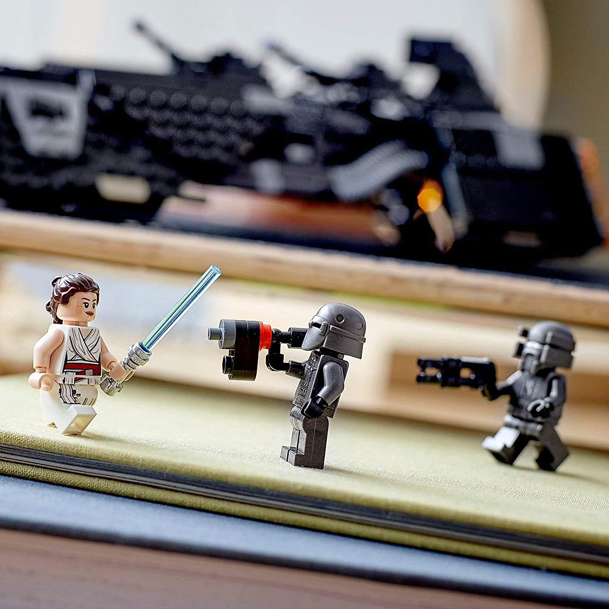 LEGO Star Wars: The Rise of Skywalker Knights of Ren Transport Ship 75284 Spacecraft Set, Features Knights of Ren and Rey Minifigures to Role-Play Star Wars Missions (595 Pieces)