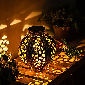 Outdoor Solar Lantern 2 Pack Outdoor Solar Hanging Lantern Retro Solar Lights with Handle Solar Garden Lights Decor for Yard Patio, Brown