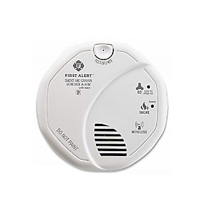 First Alert Powered Alarm SCO5CN Combination Smoke and Carbon Monoxide Detector, Battery Operated, 1 Pack, White
