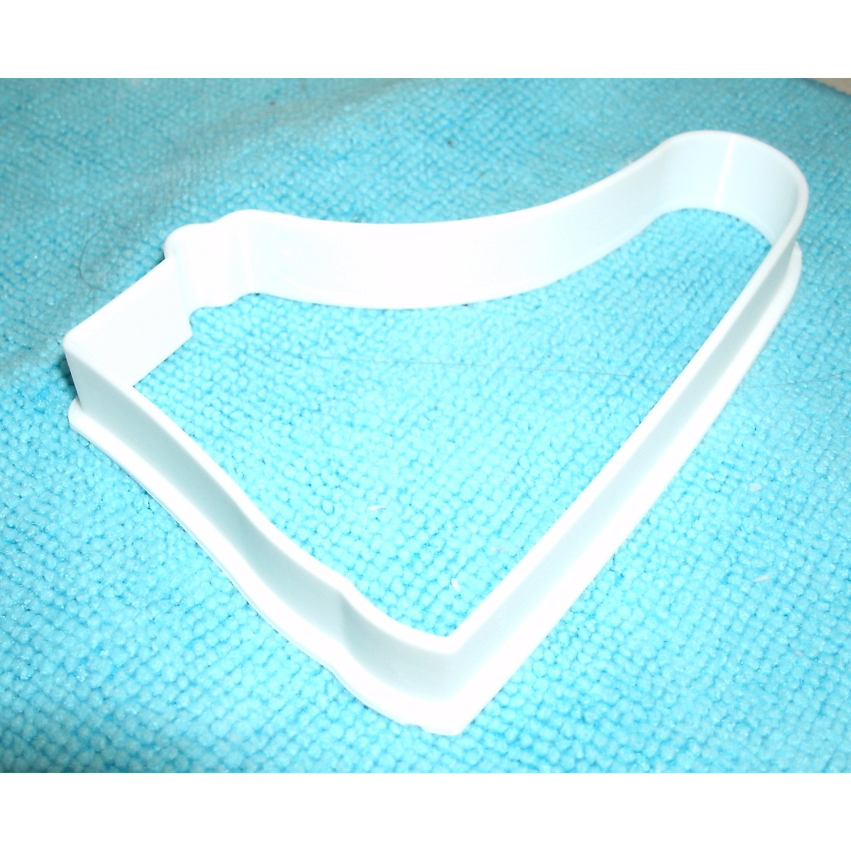 SHOES OUTLINE SNEAKERS SKATING SPORTS COOKIE CUTTER BAKING TOOL USA PR668
