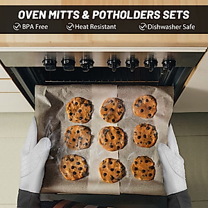 MKLINSIYU Silicone Kitchen Oven Mitts，Heat Resistant 500 Degrees，Oven Mitts Set，Waterproof Flexible Glove and Quilted Liner for Oven Cooking, Grill & BBQ (Light Grey), 12 x 5.7 x 0.75 inches