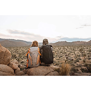 ALPS Mountaineering Gray/Apricot, 40L