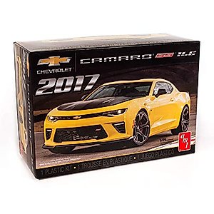 AMT 2017 Chevy Camaro SS 1LE 1:25 Scale Model Kit