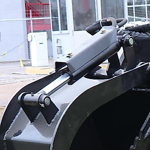 Titan Attachments Mini Skid Steer Stump Bucket Grapple, Quick Tach Mounting Style, Ideal for Tree Stumps, Roots, Buried Rock, Single 3,000 PSI Cylinder