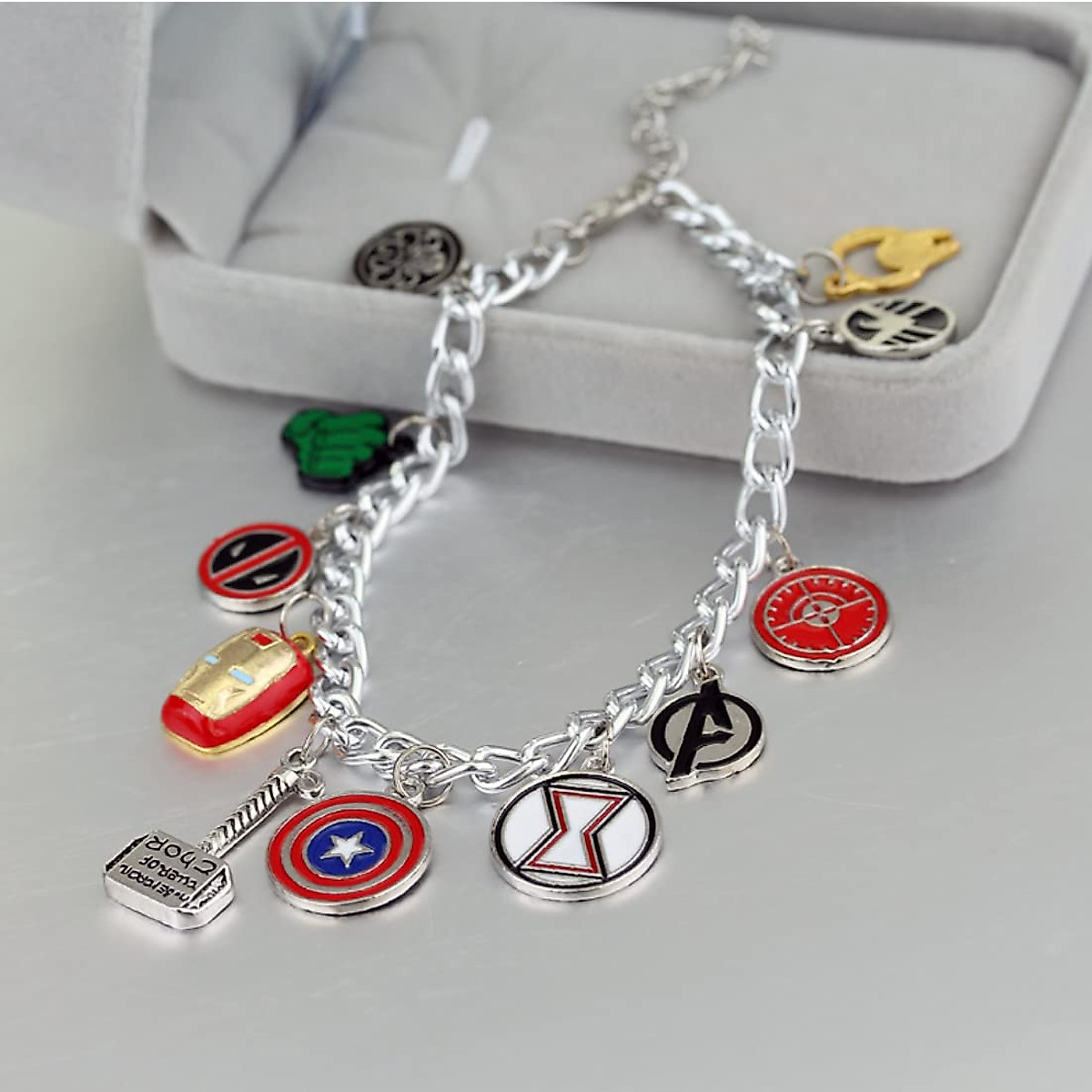 Tahget Super Heroes Charm Bracelet Gifts Fantastic Fans' Collectible Jewelry Merchandise Avenger super hero hulk loki ironmen