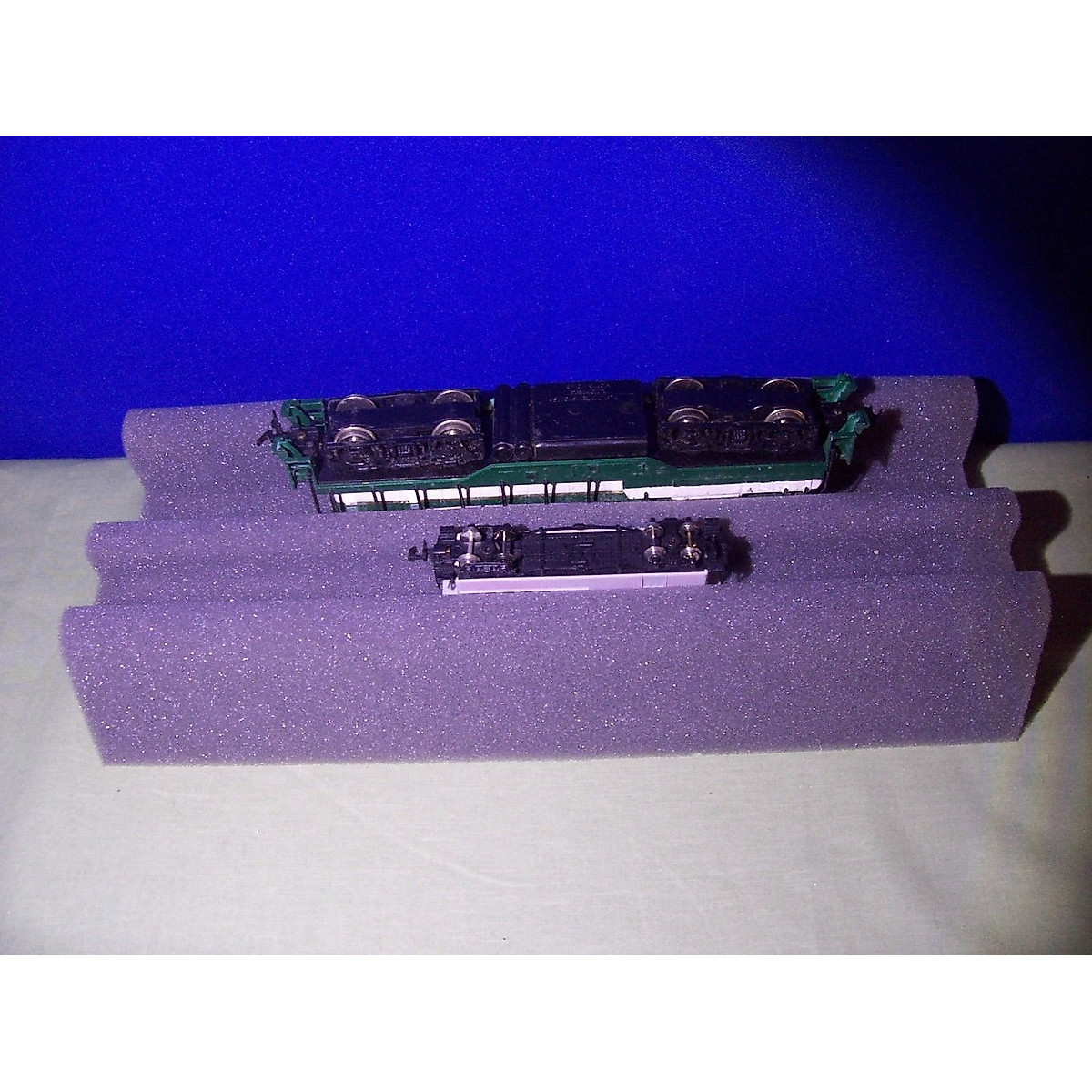N Foam Locomotive & Car Cradle
