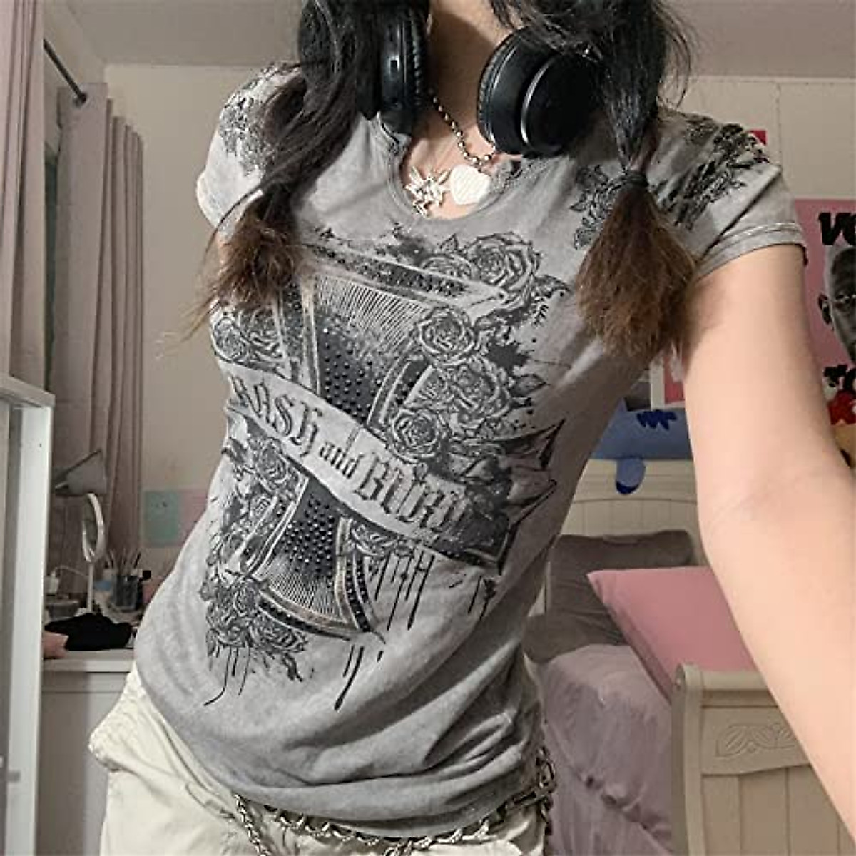 Alyweatry Women Cute Graphic Short Sleeve Crop Top Vintage Print E-Girl Slim Fit Tee Top Aesthetic Clothes Streetwear (Grey Goth Print, S)