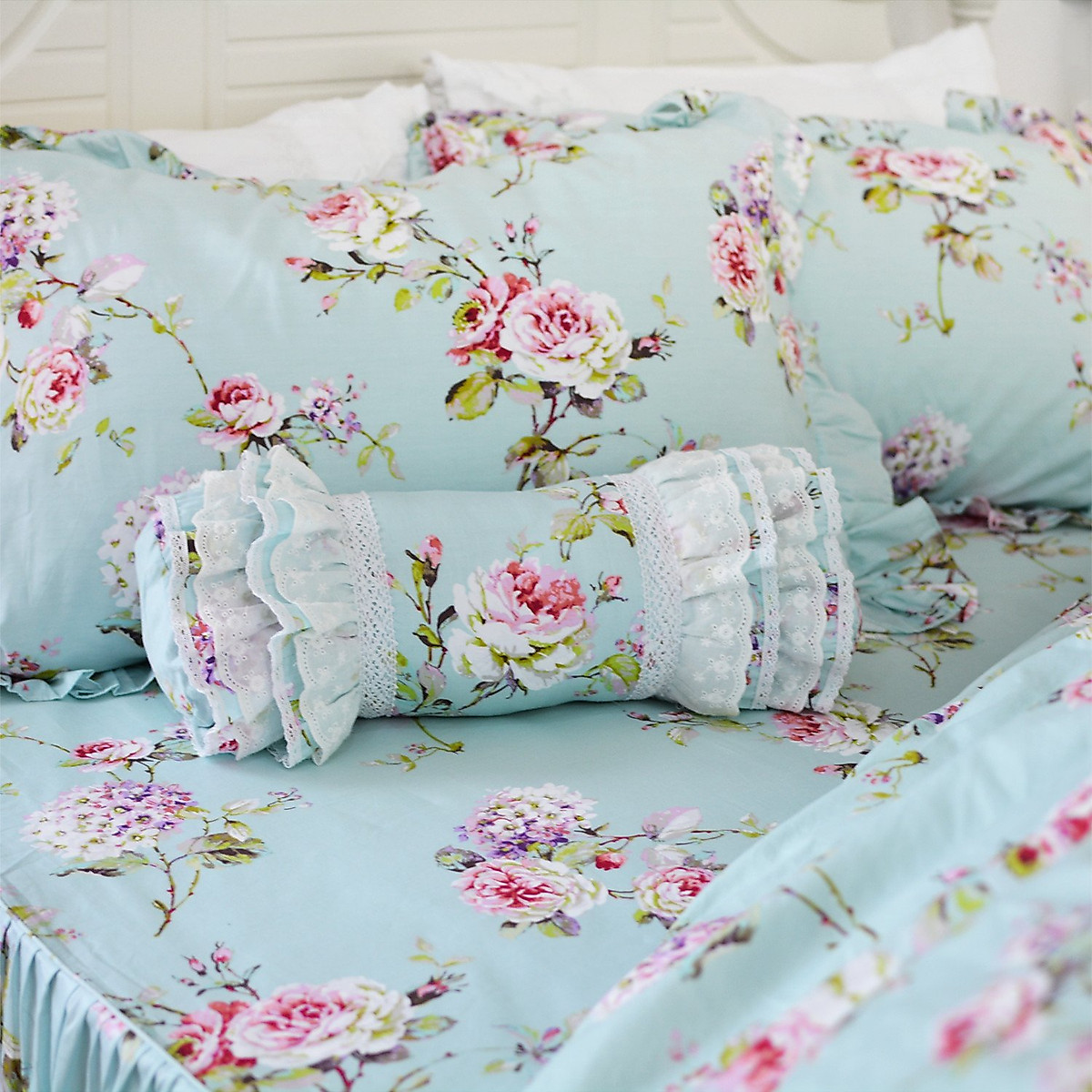 FADFAY Shabby Floarl Cotton Bedding Set Queen 4-Pieces Light Blue Hydrangea Print Duvet Cover Set with Bedskirt French Country Style with Ruffle -1 Duvet Cover, 1 Bedskirt, 2 Pillowshams