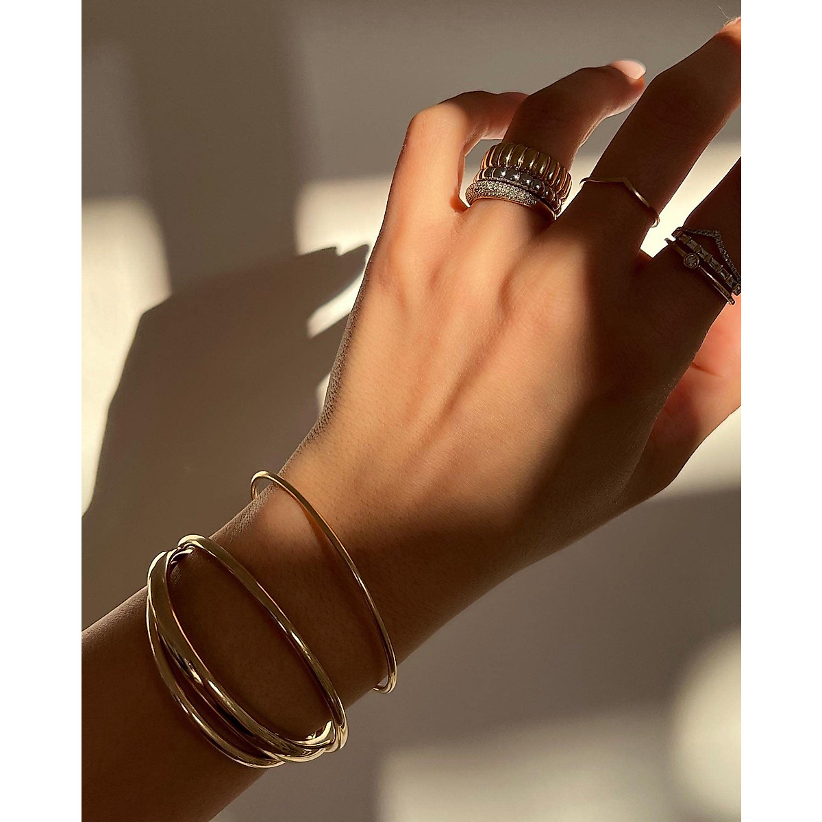 Daisy Bloom 18K Gold Plated Bangle Bracelet for Women / 3mm Thick Round Bangle Bracelet Set for Women, Set of 3,7.4 Inches 60MM