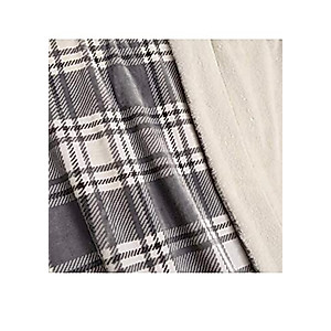 Life Comfort The Ultimate Throw I Luxurious Faux Fur Reversing to Plush I 60 in x 70 in I 100% Polyester I Great for Gifts