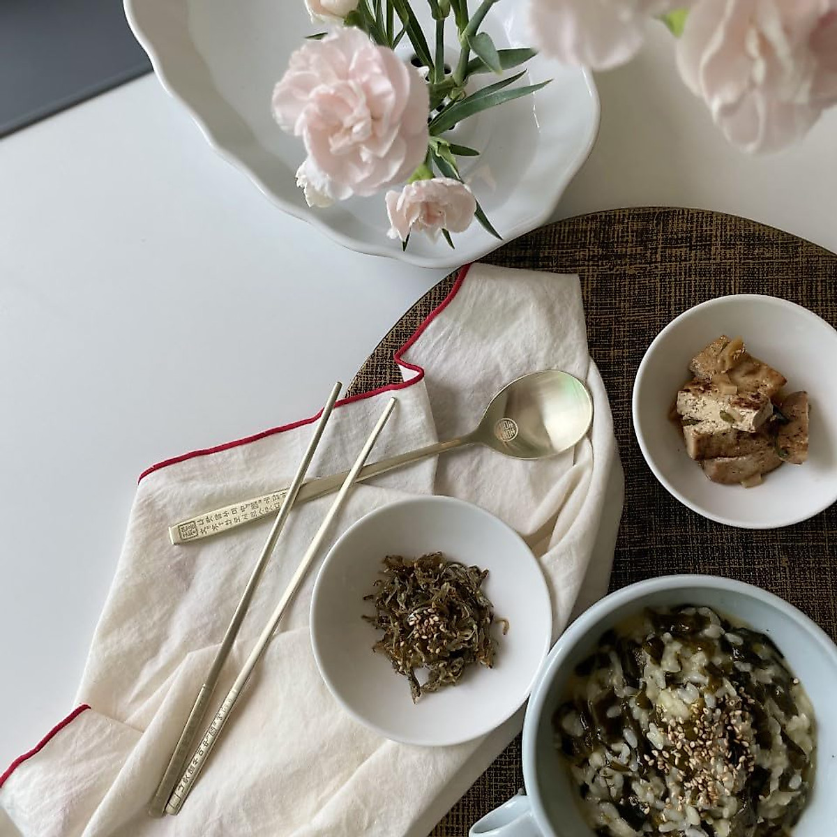 cozymomdeco Korean Made Chopsticks Spoon Set with Korean Letter Hangul Engraved Gold Color 18-10 Stainless Steel Stocking Stoffer Gift for Mom