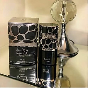 Qimmah for Men EDP - 100ML (3.4 oz) I Invigorating, fresh, woodsy men's scent I Fresh and woody fragrance I Suitable for Any Occasion I Notes include: Agarwood (Oud) & Cedar, Lavender, Sage, Rosemary I By Lattafa Perfumes