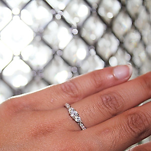 Oxford Diamond Co Cubic Zirconia Fashion Promise .925 Sterling Silver Ring Sizes 5