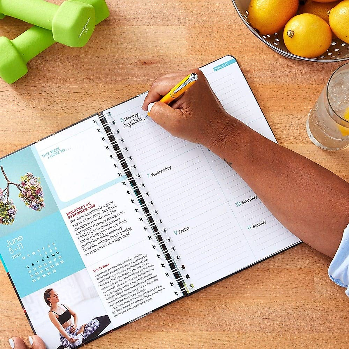 Prevention 2023 Calendar & Health Planner: Step-by-step guidance for achieving your wellness goals in 2023!