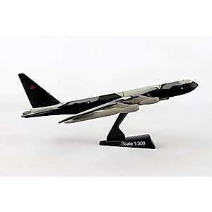 Daron Worldwide Trading B-52 Stratofortress Vehicle (1:300 Scale)