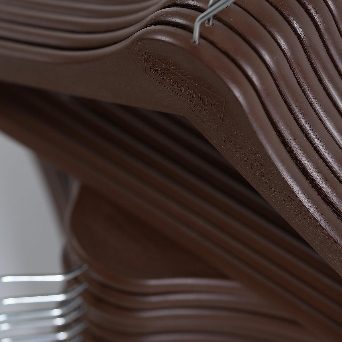 D'orcia Home Clothes Hanger - Heavy Duty Durable Coat and Clothes Hangers - 20 Pack Clothes Hangers Plastic - Non-Slip Clothes Hangers - Wood Look Space Saving Hangers - 360 Degree Swivel Hook (Brown)