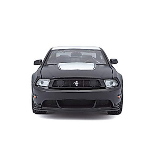 Maisto 1:24 Scale Ford Mustang Boss 302 Diecast Vehicle (Colors May Vary)