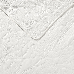 Laura Ashley Felicity Collection Quilt Set-100% Cotton, Reversible, All Season Bedding with Matching Sham(s), Pre-Washed for Added Softness, Queen, White