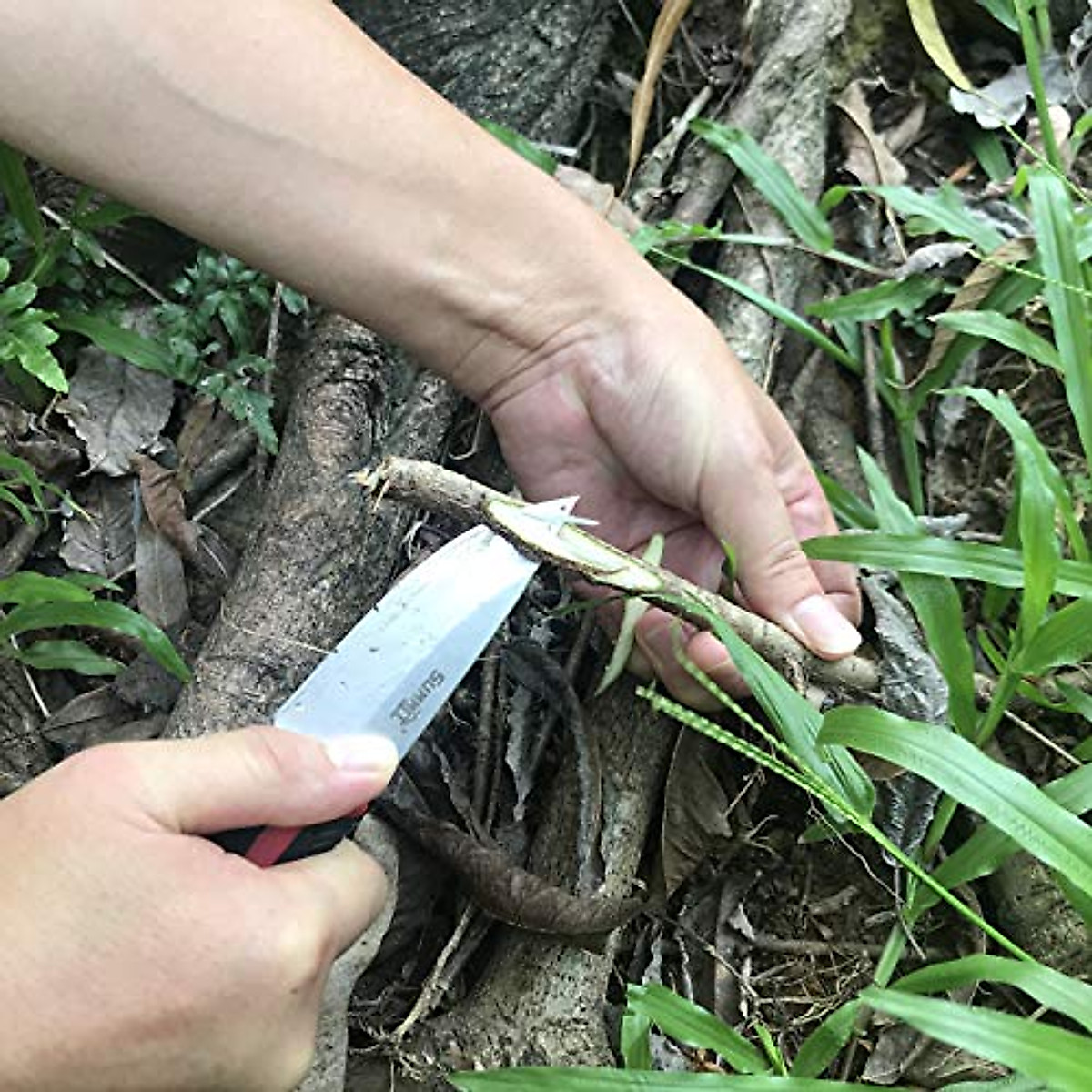 8.8in Survival Knife Outdoor Jungle Knives 9CR18 German High Carbon Steel Drop Point Tactical Knife Bone Saw Gut Hook LED Light 4 in 1 Knives with Nylon Sheath Red Black