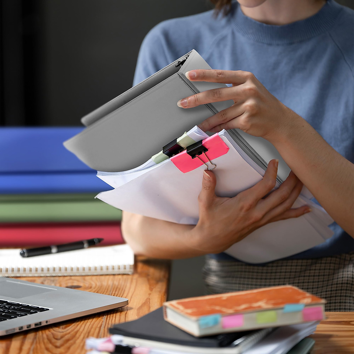 Samsill Economy 0.5 Inch 3 Ring Binder, Made in the USA, Round Ring Binder, Customizable Clear View Cover, White, 4 Pack (MP48517)