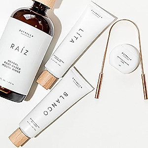 Estrella Naturals Toothpaste, Natural Oral Care, Clean Ingredients, Effective and Made with Essential Oils (Blanco)