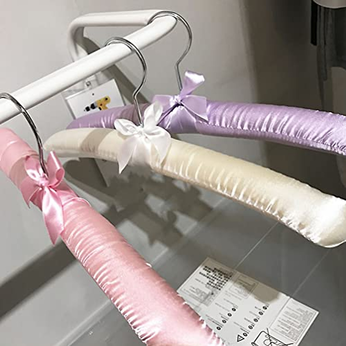 Satin Padded Hangers Sweaters Hangers: Foam Fabric Coat Clothing Hangers No Bump for Adult Wedding Bridesmaid 5Pcs Random Color