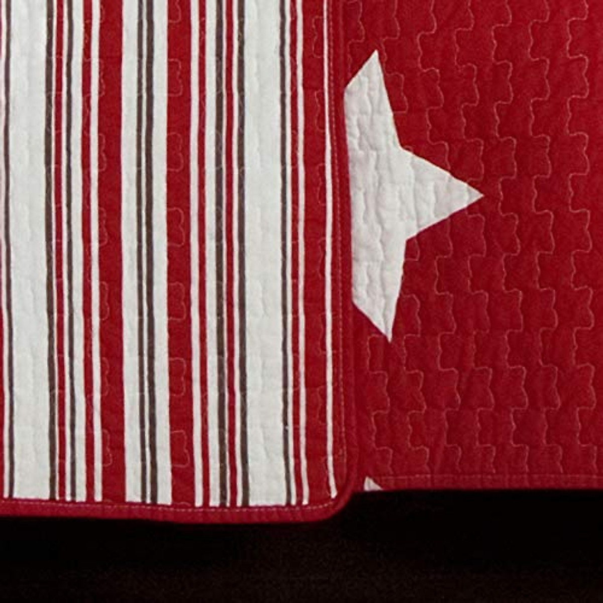 Lush Decor Red Star Quilt-Reversible 2 Piece Pattern Striped Bedding Set with Pillow Shams, Twin