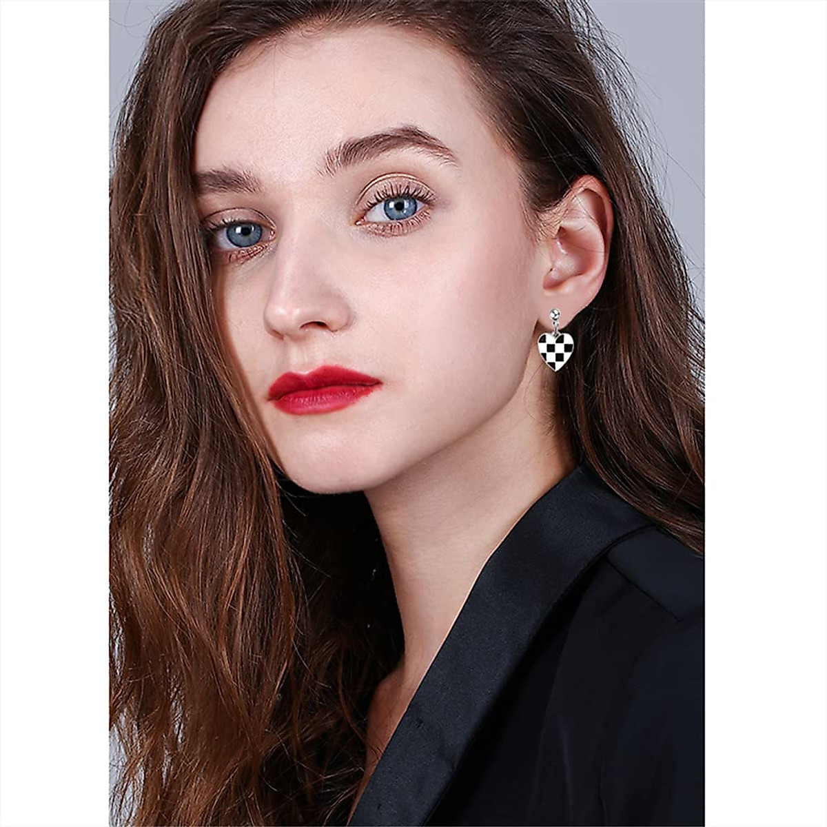 MIGUO STORE Fashion Chic Temperament Simple Black White Heart-Shaped Stud Earrings Checker Board Dripping Oil Earrings for Women Gift (Black White Heart-Shaped Stud Earrings)