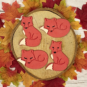 Set of 2 Fox cookie cutters (Designs: Fox Sleeeping and Sitting), 2 pieces - Bakerlogy