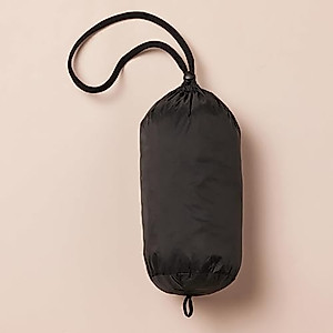 Amazon Essentials Boys' Lightweight Water-Resistant Packable Puffer Jacket, Black, Small