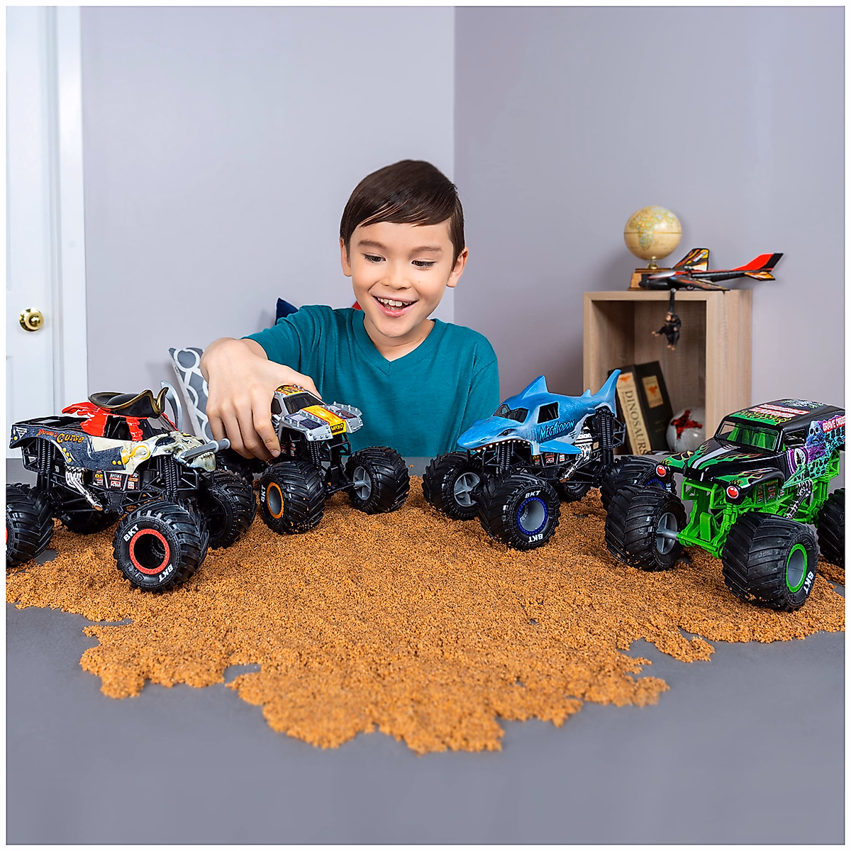 Monster Jam, Official Dragon Monster Truck, Die-Cast Vehicle, 1:24 Scale