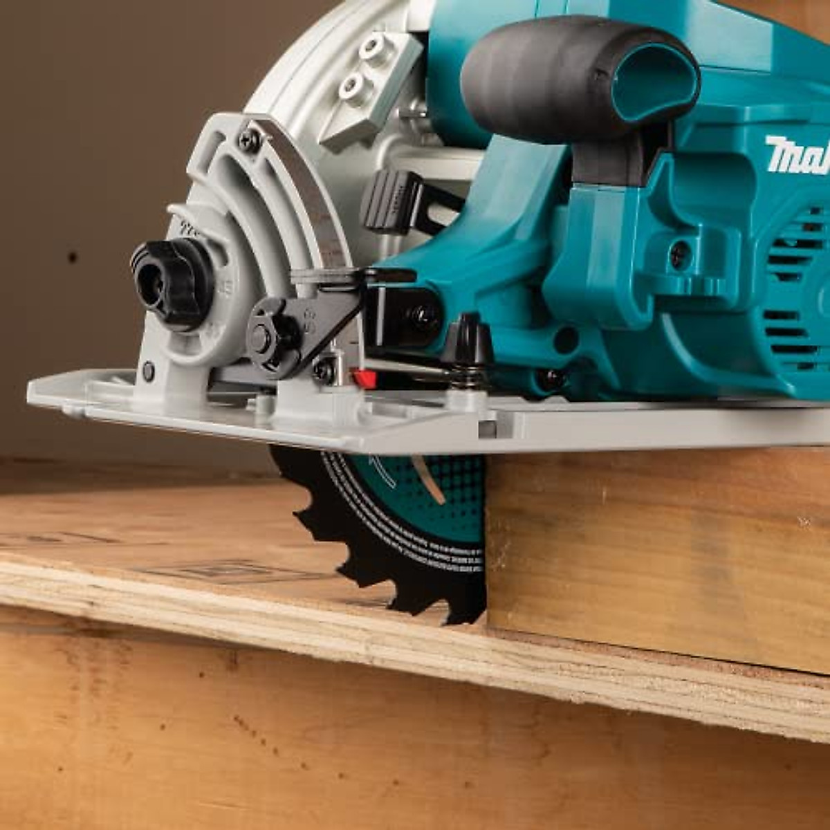 Makita XSH06Z 18V X2 LXT® Lithium-Ion (36V) Brushless Cordless 7-1/4” Circular Saw, Tool Only