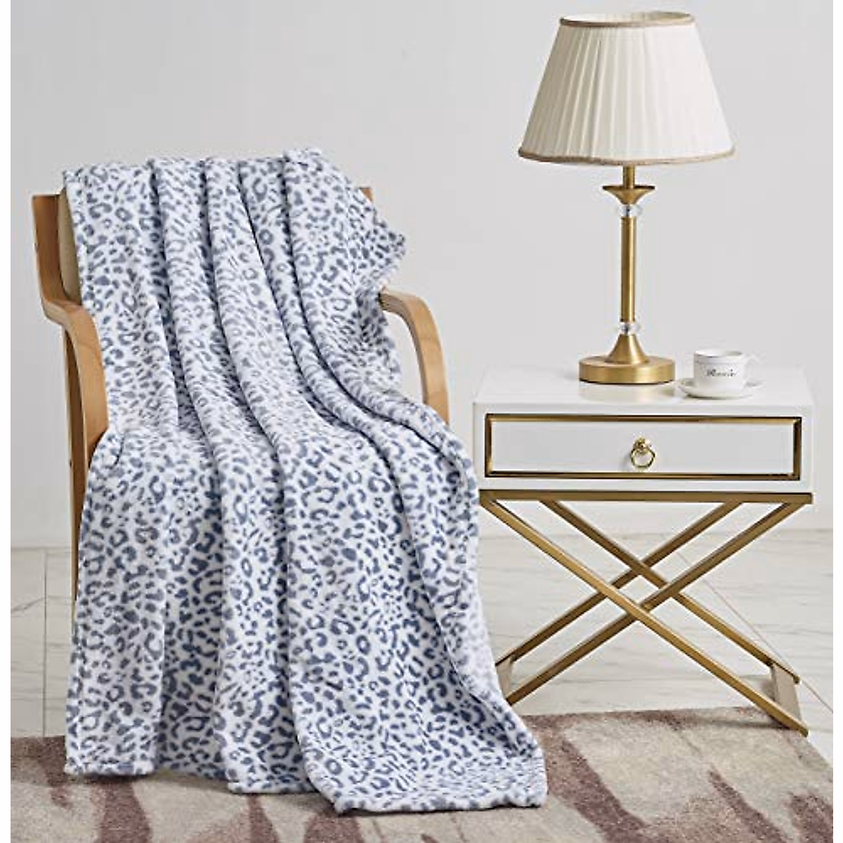 Noble House by Décor&More Extra Heavy and Plush Oversized Throw Blanket (50" x 70") - Grey&White Leopard