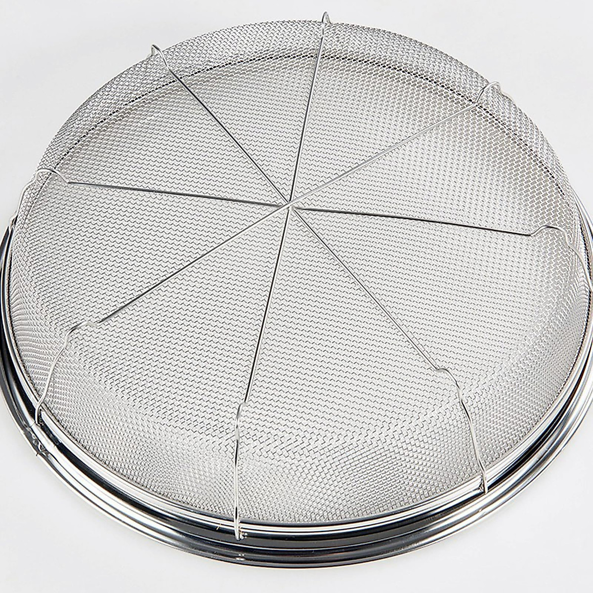 Fine Mesh Strainer for Kitchen, Stainless Steel Colander Bowl for Pasta, Rice, Fruit, Metal Net Baskets with Resting Base - Strain, Drain, Rinse （Diameter 8.67 inch）