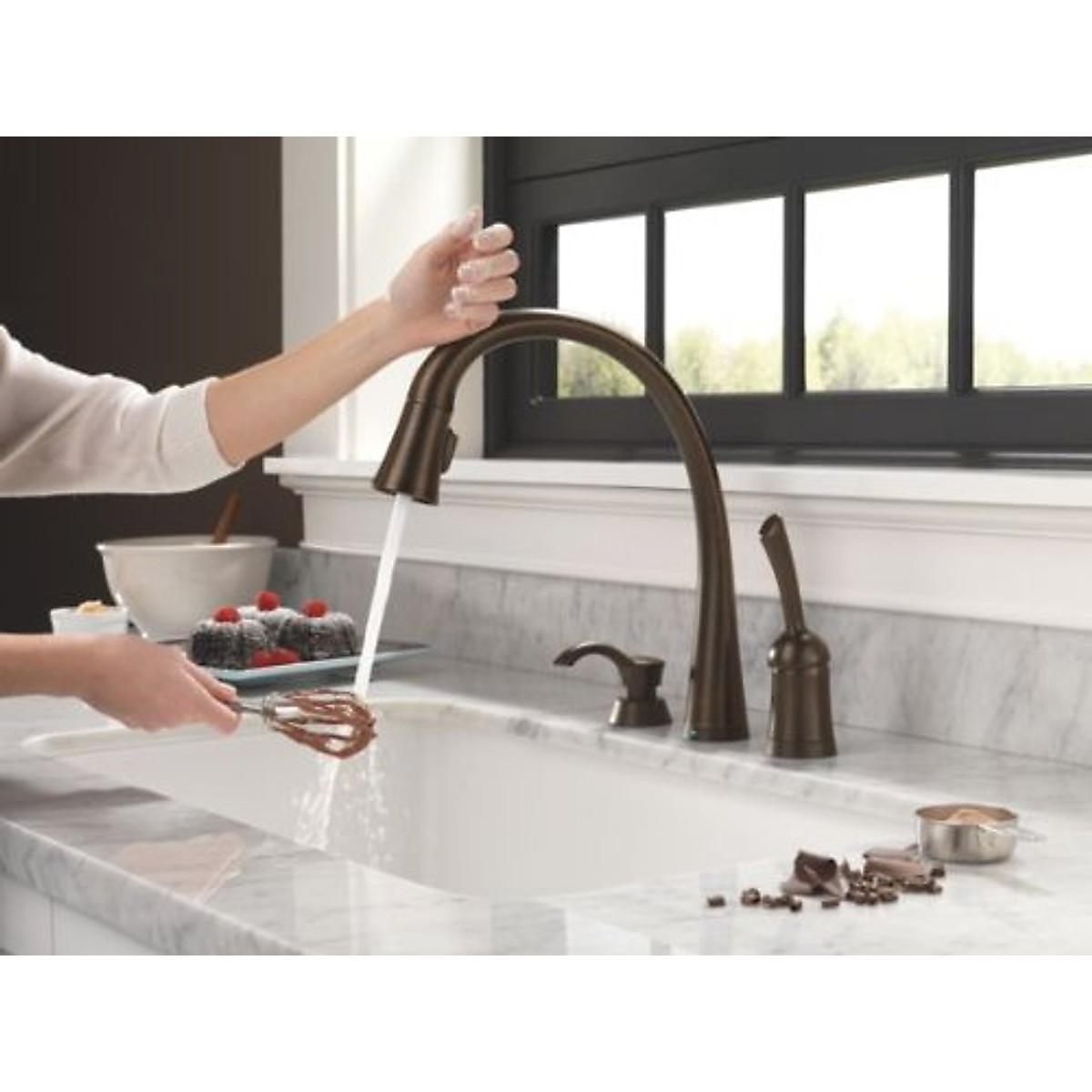 Delta Faucet Pilar Kitchen Soap Dispenser for Kitchen Sinks, Venetian Bronze RP50781RB