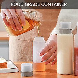 EUBUY 5-hole Squeeze Bottle for Sauces, Plastic Sauce Bottle with Lid and Graduations, Home Kitchen Condiment Squeeze Bottle for Ketchup, Salad, BBQ Sauce, Oil, Syrup, Condiments