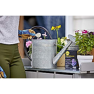 Miracle-Gro Performance Organics Blooms Plant Nutrition - Plant Food with Organic Ingredients Feeds Instantly, for Flowering Plants, Apply Every 7 Days for a Beautiful Garden, 1 lb.