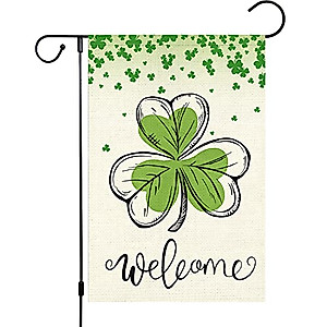 Heyfibro Welcome St. Patrick's Day Garden Flag Vertical Double Sided Green Shamrock Garden Flag St Patrick's Day Irish Small Mini Burlap 12x18 Inch Flags for Outside Decoration(ONLY FLAG)