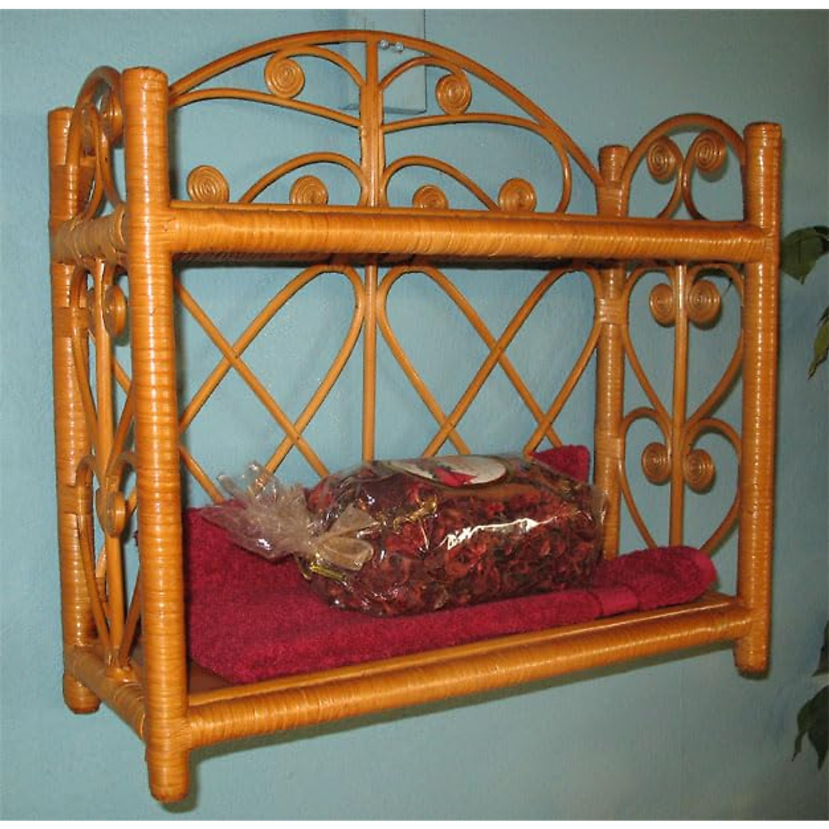 Wicker Wall Rack, Heart Sides Caramel