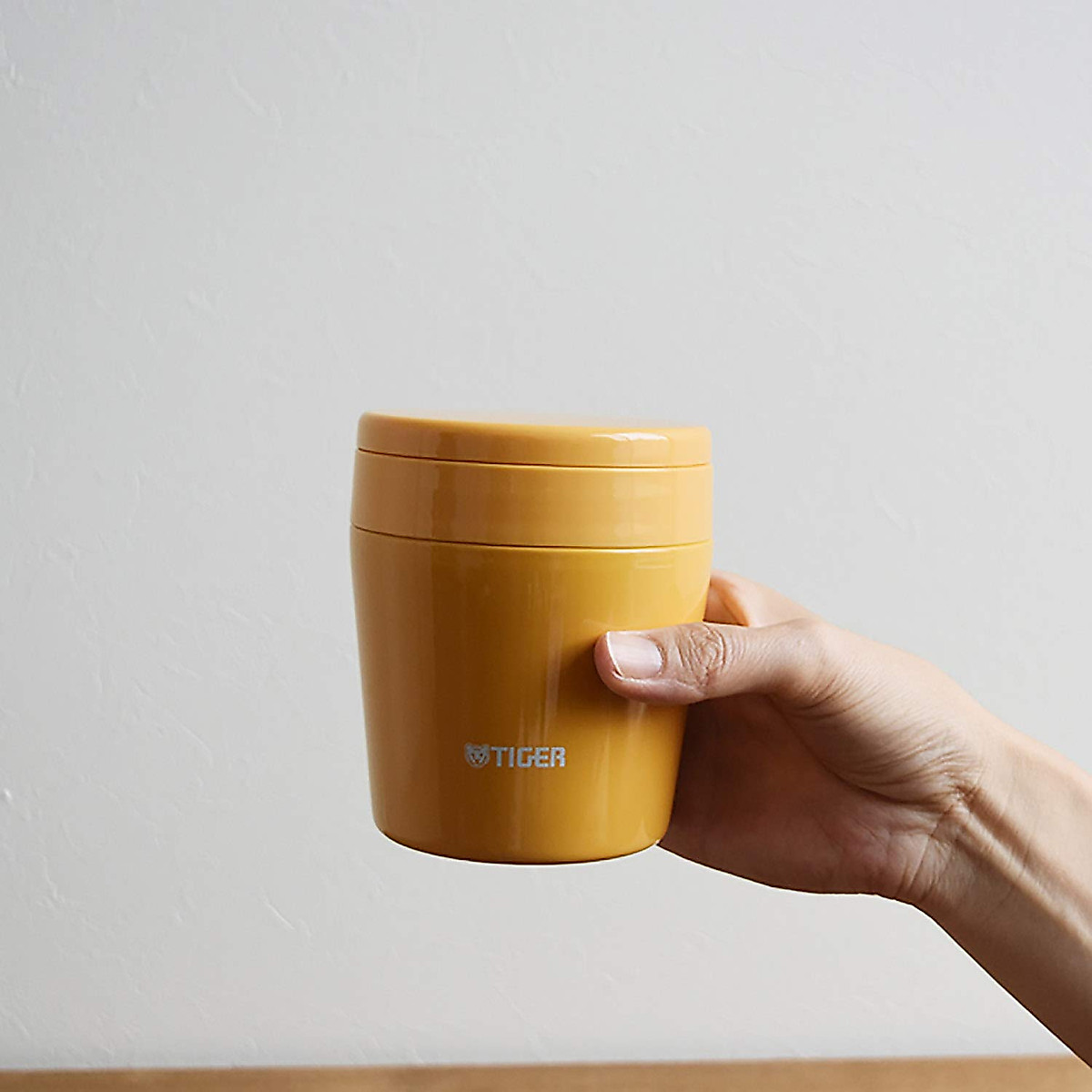 Tiger MCL-B025-YS Tiger Thermos Vacuum Insulated Soup Jar, 8.5 fl oz (250 ml), Thermal Lunch Box, Wide Mouth, Round Bottom, Saffron Yellow