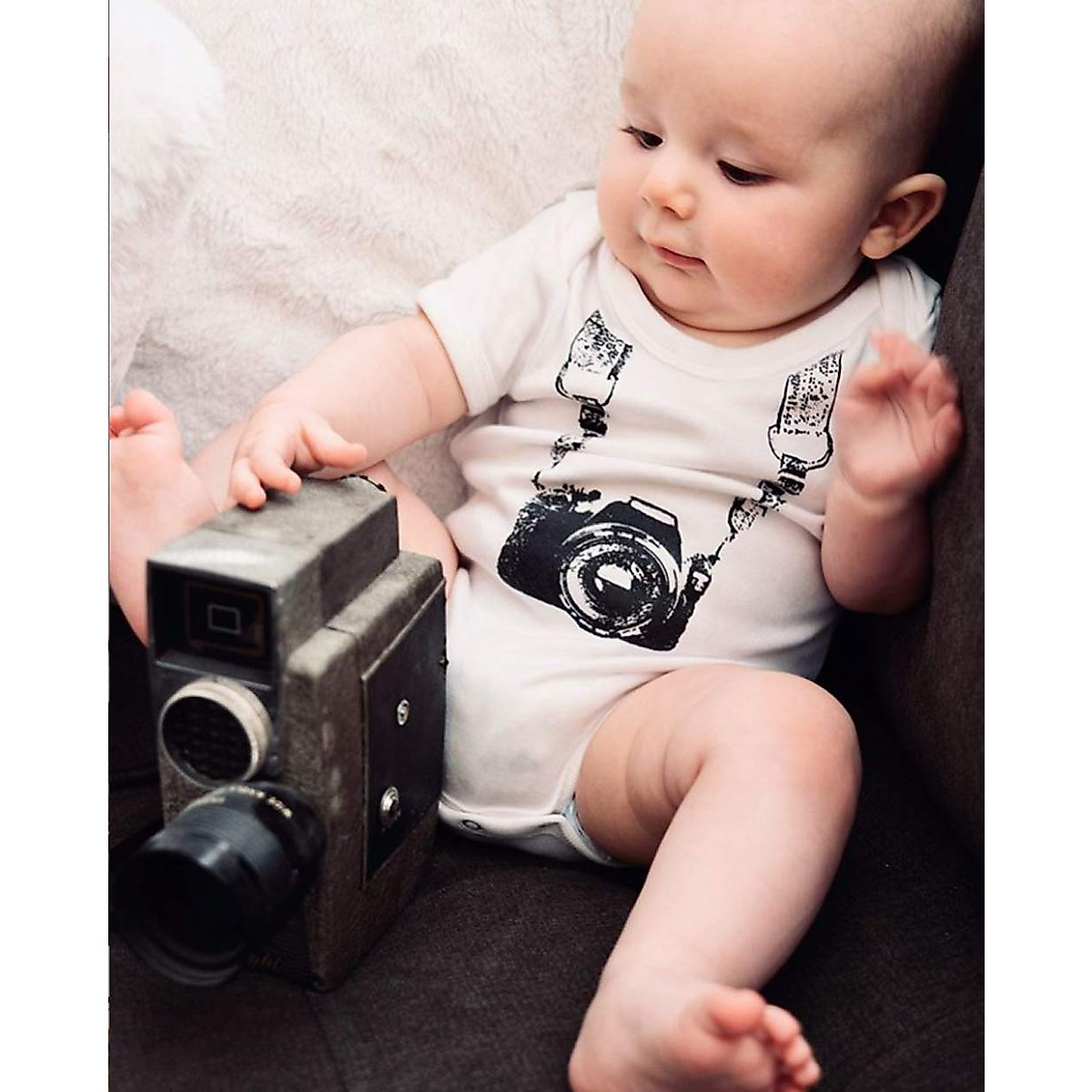 The Spunky Stork Baby Girls Boys Photographer Organic Newborn Camera Bodysuit (3-6M)