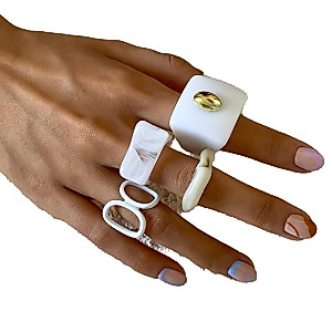 Jumwrit Punk Chunky Acrylic Rings Knuckle Stackable Finger Y2K Rings Set for Women Teens Girls（4 PCS）
