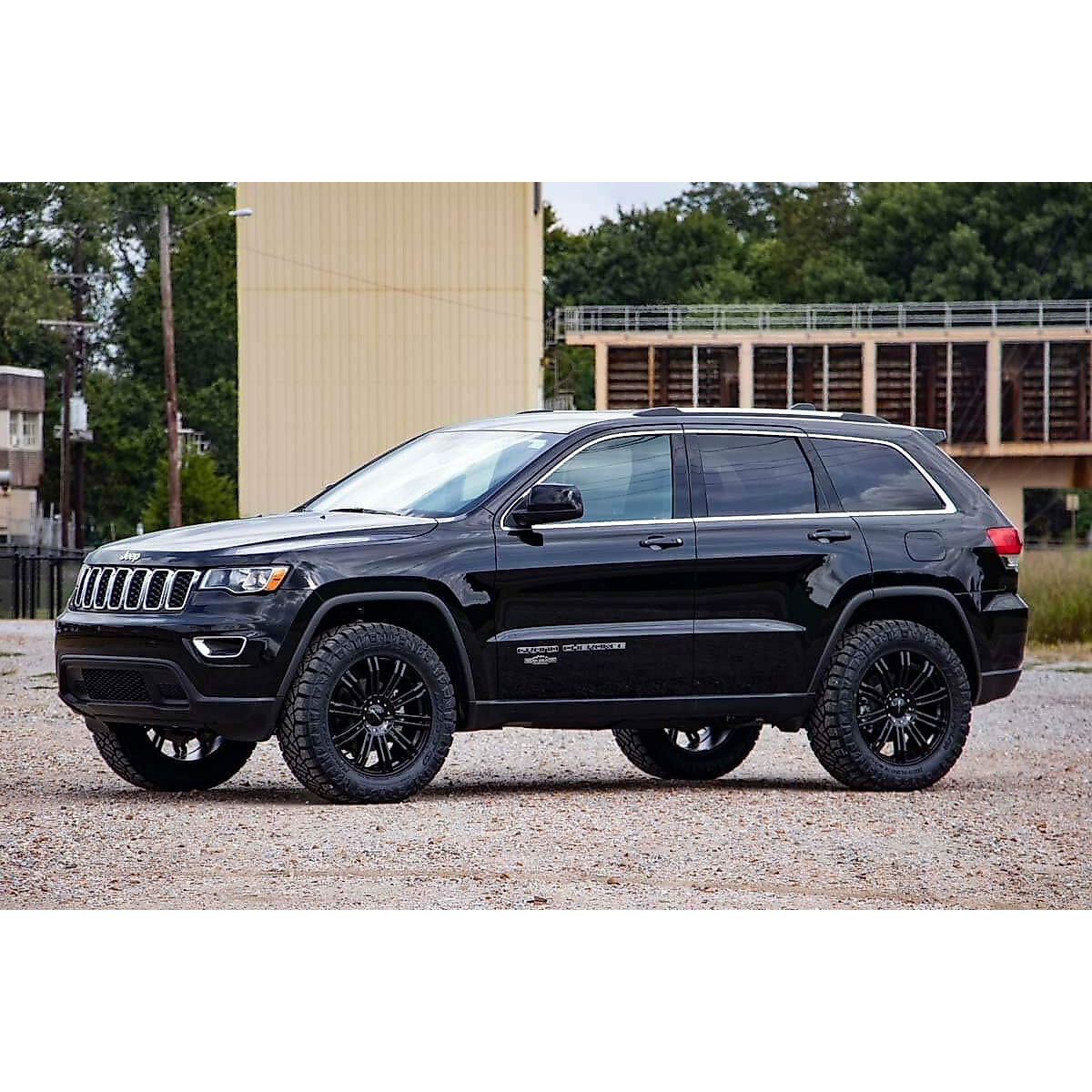 Rough Country 2.5 Lift Kit w/N3 Struts for 16-22 Jeep Grand Cherokee WK2-91430